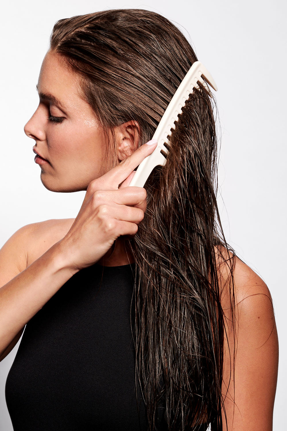 Detangling Shower Comb | The Hair Edit